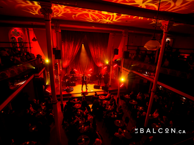 Le Balcon : souper spectacle dans une ambiance de chic Cabaret - Red ...